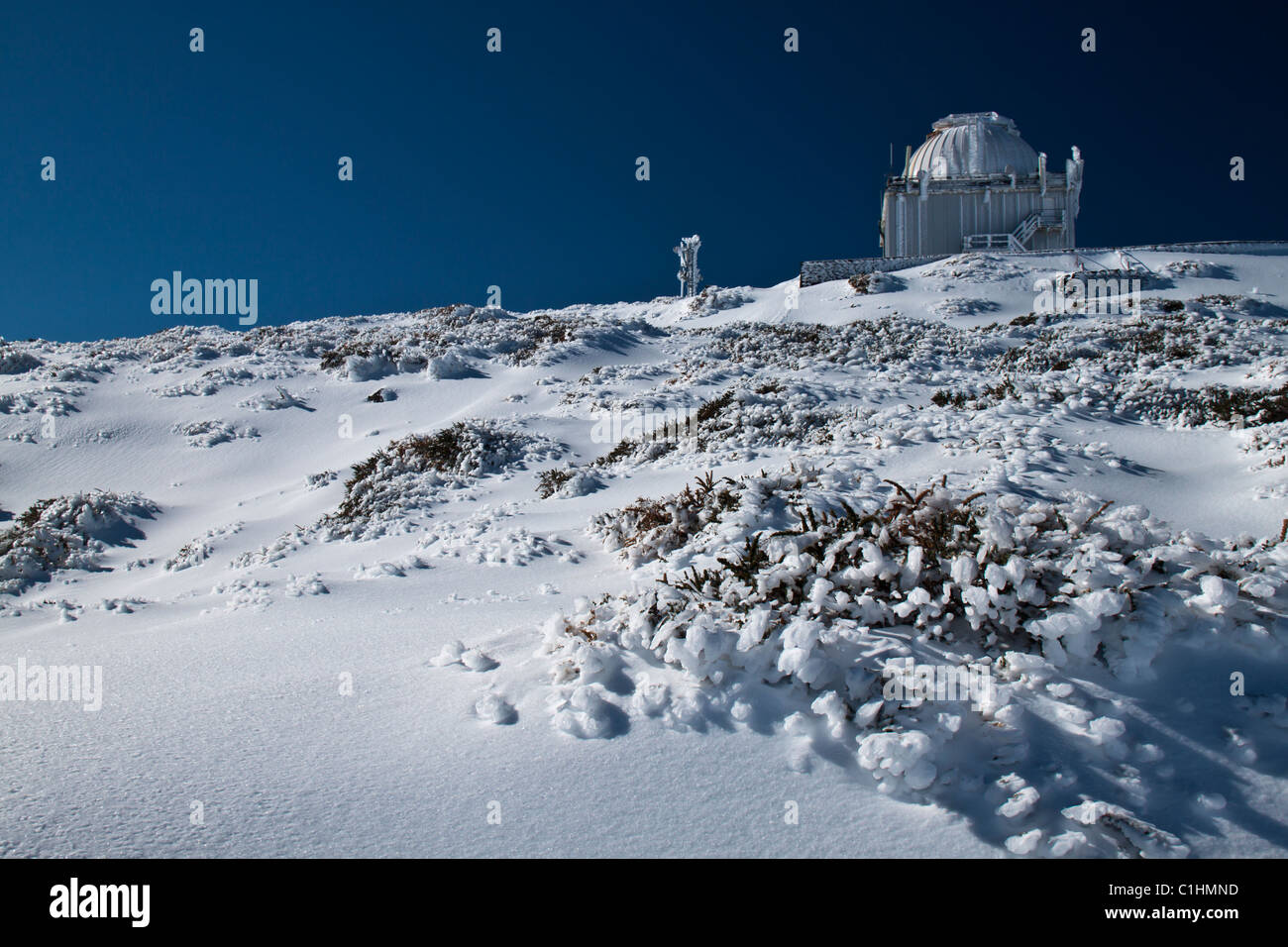 The Jakobus Kapteyn Telescope on a winter day at the Roque de Los ...