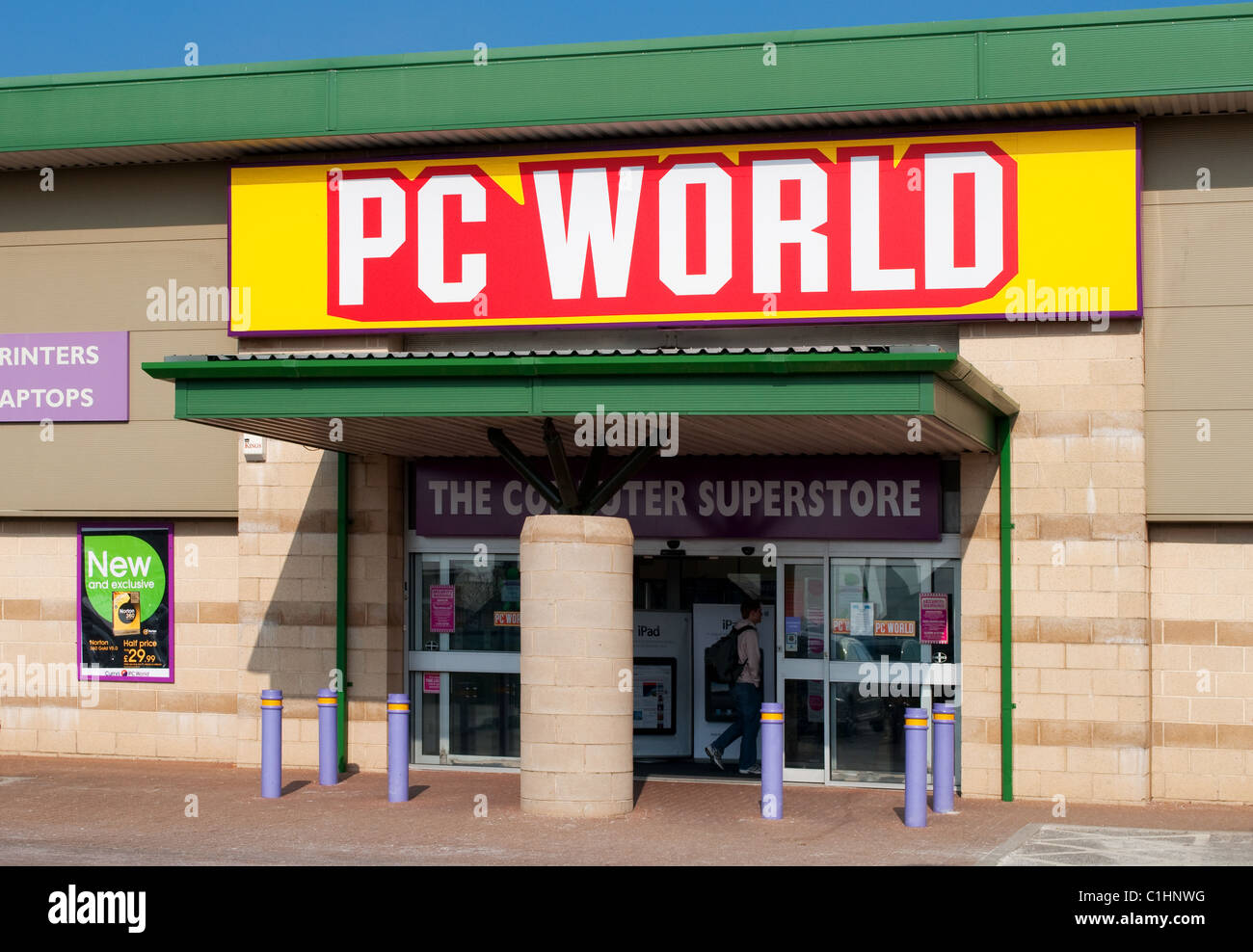 Computer store uk hi-res stock photography and images - Alamy
