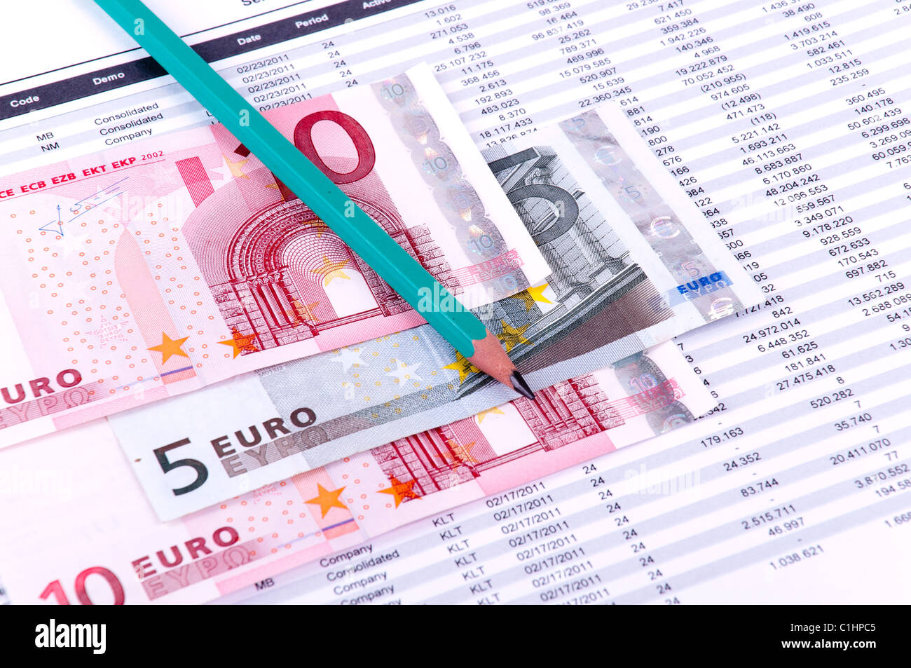Report financial data with industry growth. European currency Stock ...
