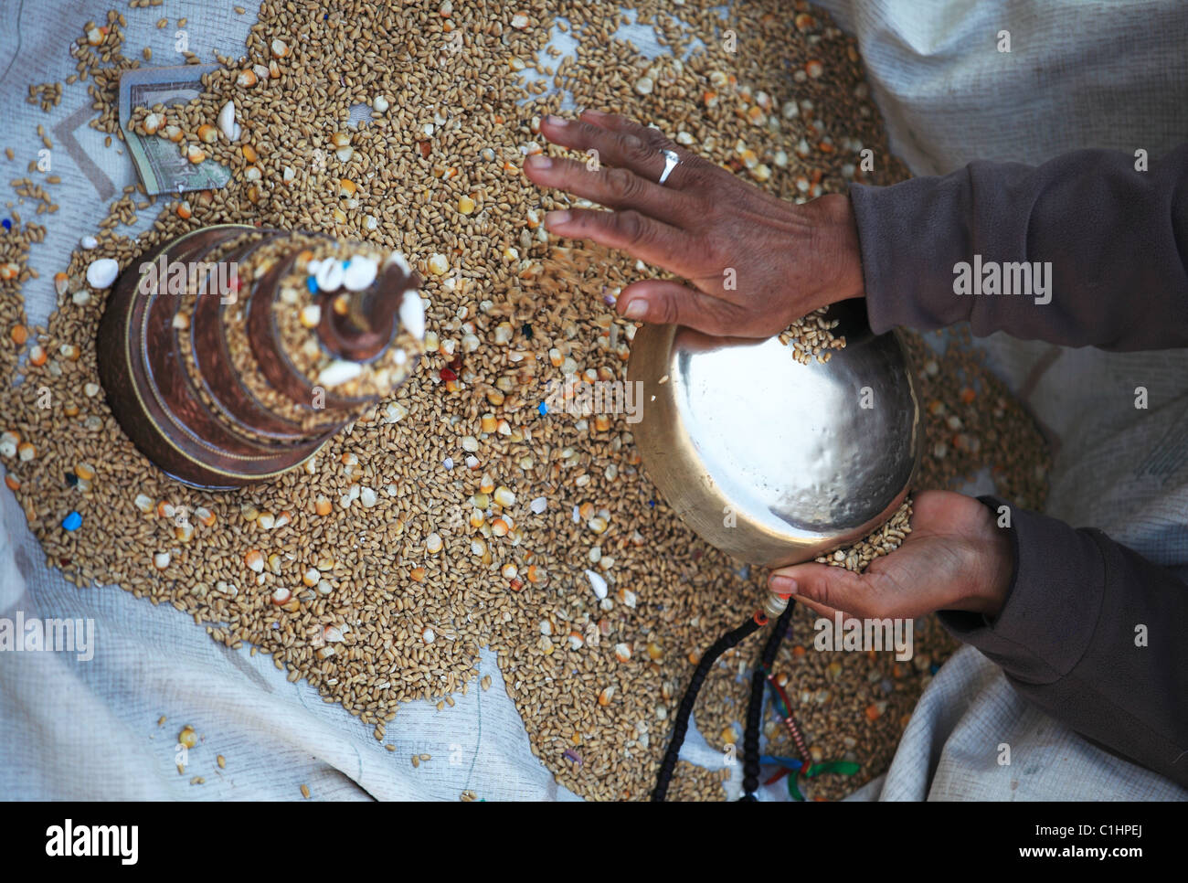 Buddhist monk rituals hi-res stock photography and images - Alamy