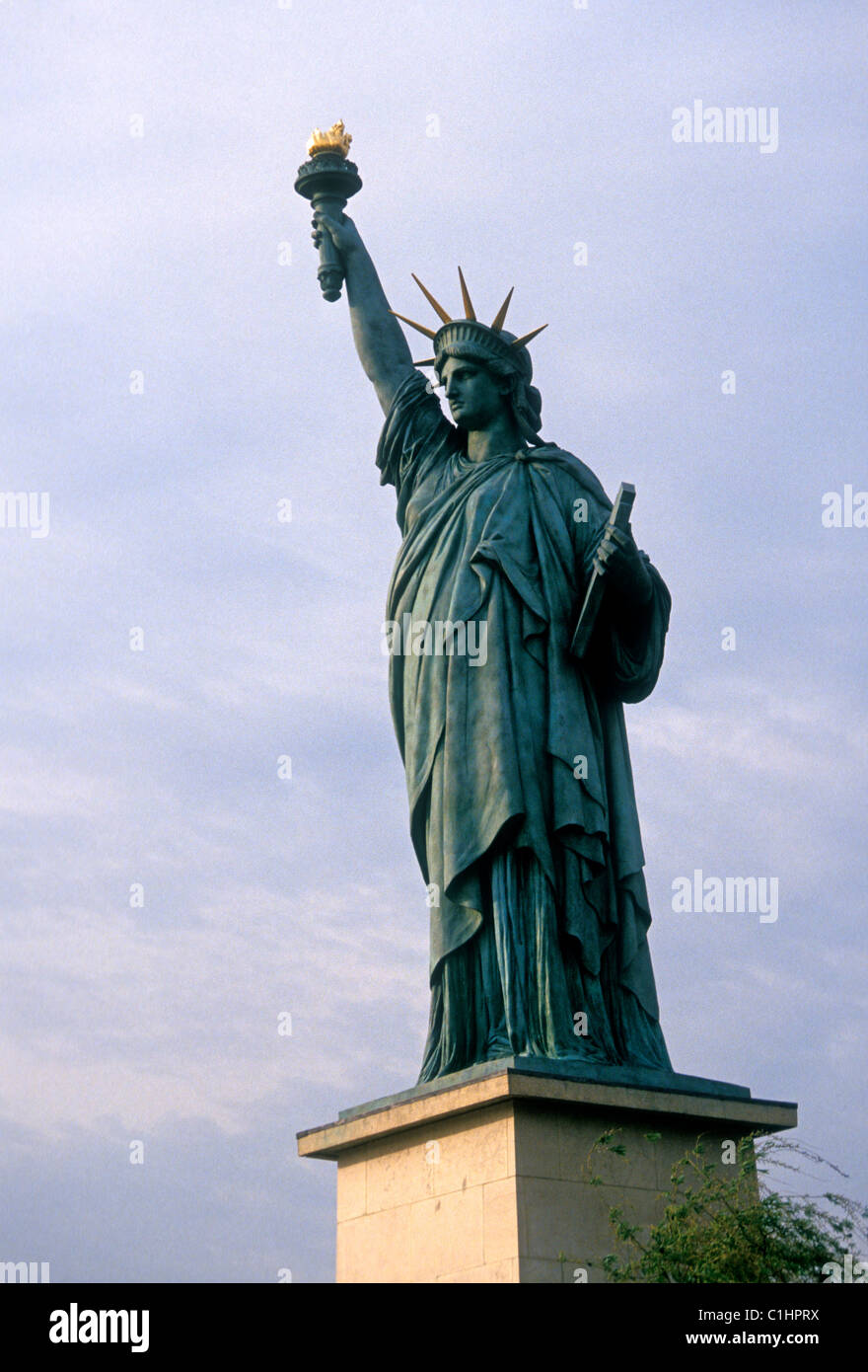1800s statue of liberty hi-res stock photography and images - Alamy