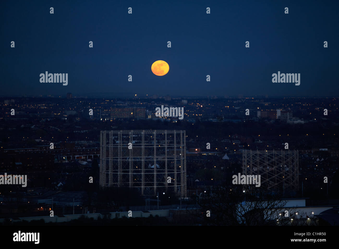 Super moon london hi-res stock photography and images - Alamy