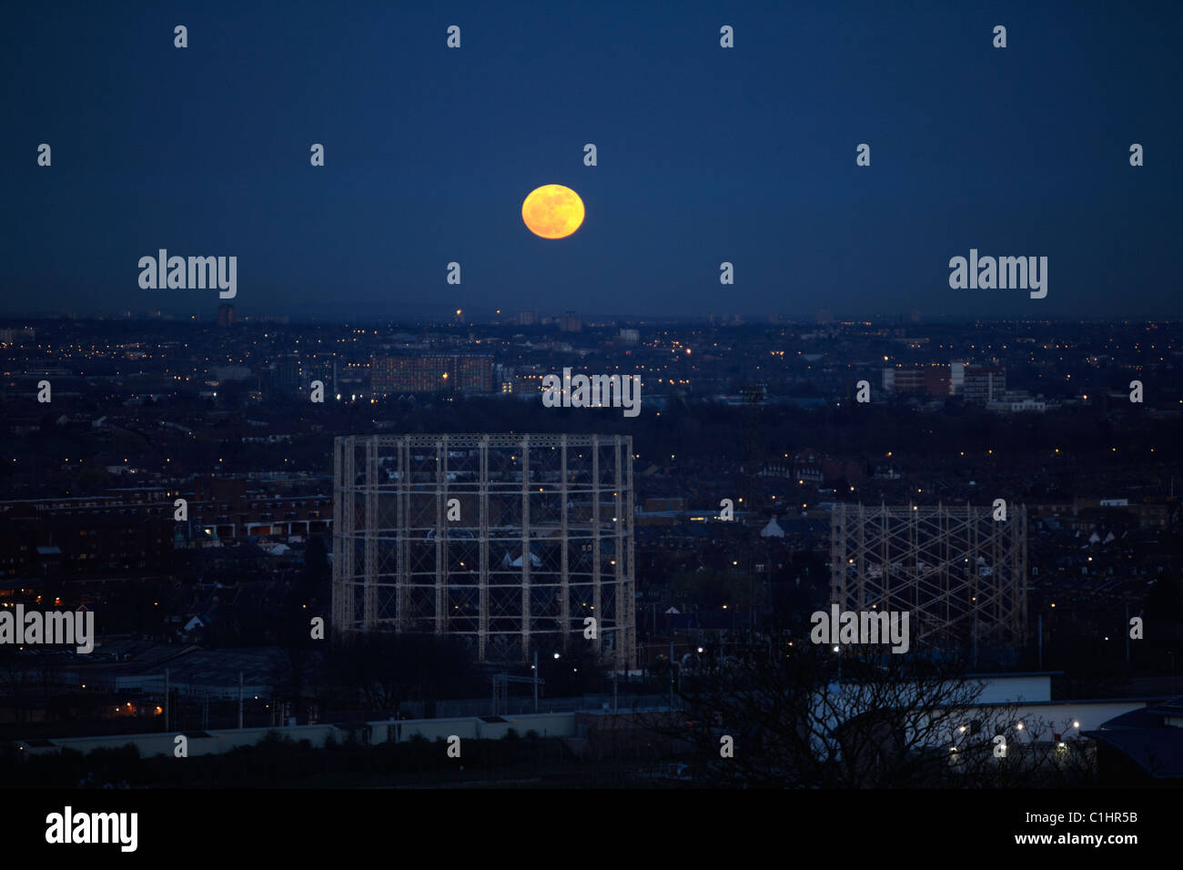 Super moon london hi-res stock photography and images - Alamy