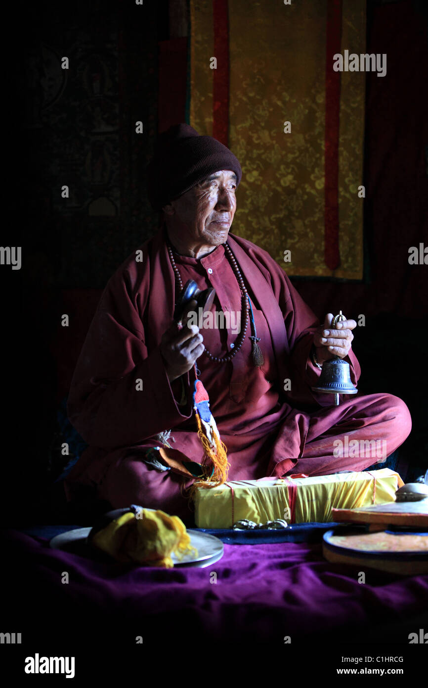 Buddhist lama during rituals in Nepal Himalaya Stock Photo - Alamy