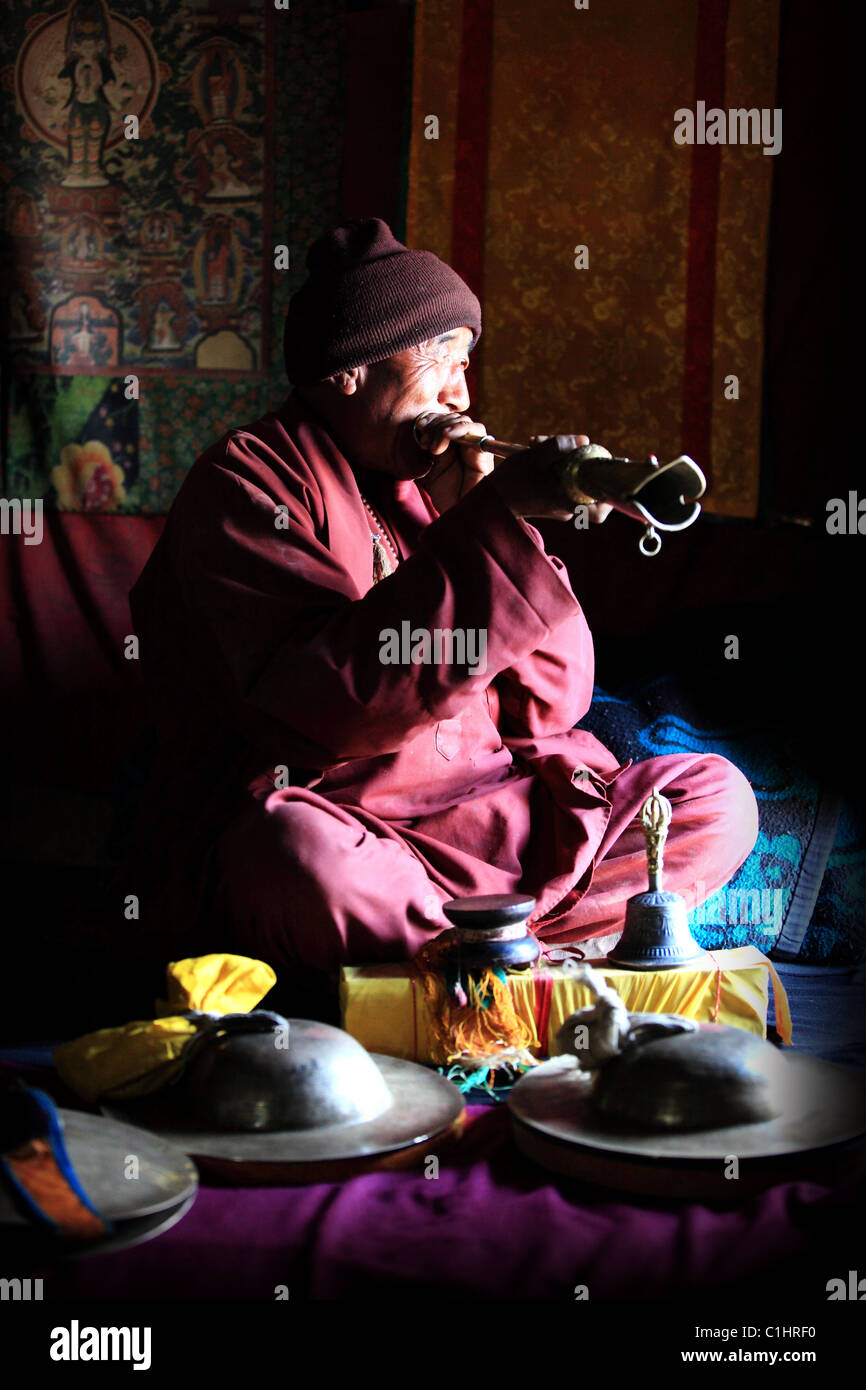 Buddhist lama during rituals in Nepal Himalaya Stock Photo - Alamy