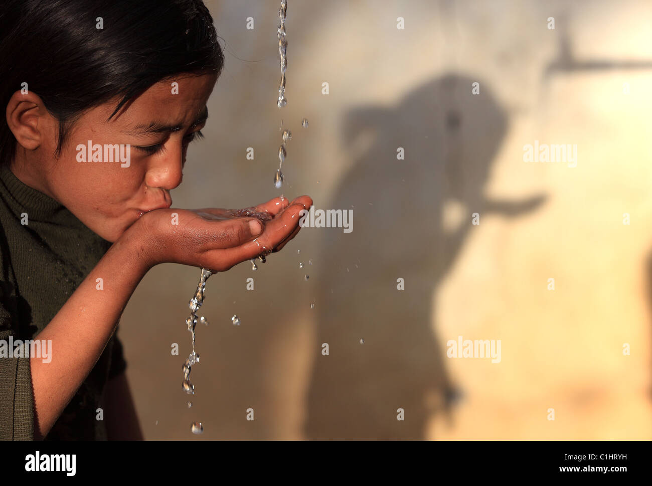 Indigenous children water hi-res stock photography and images - Alamy
