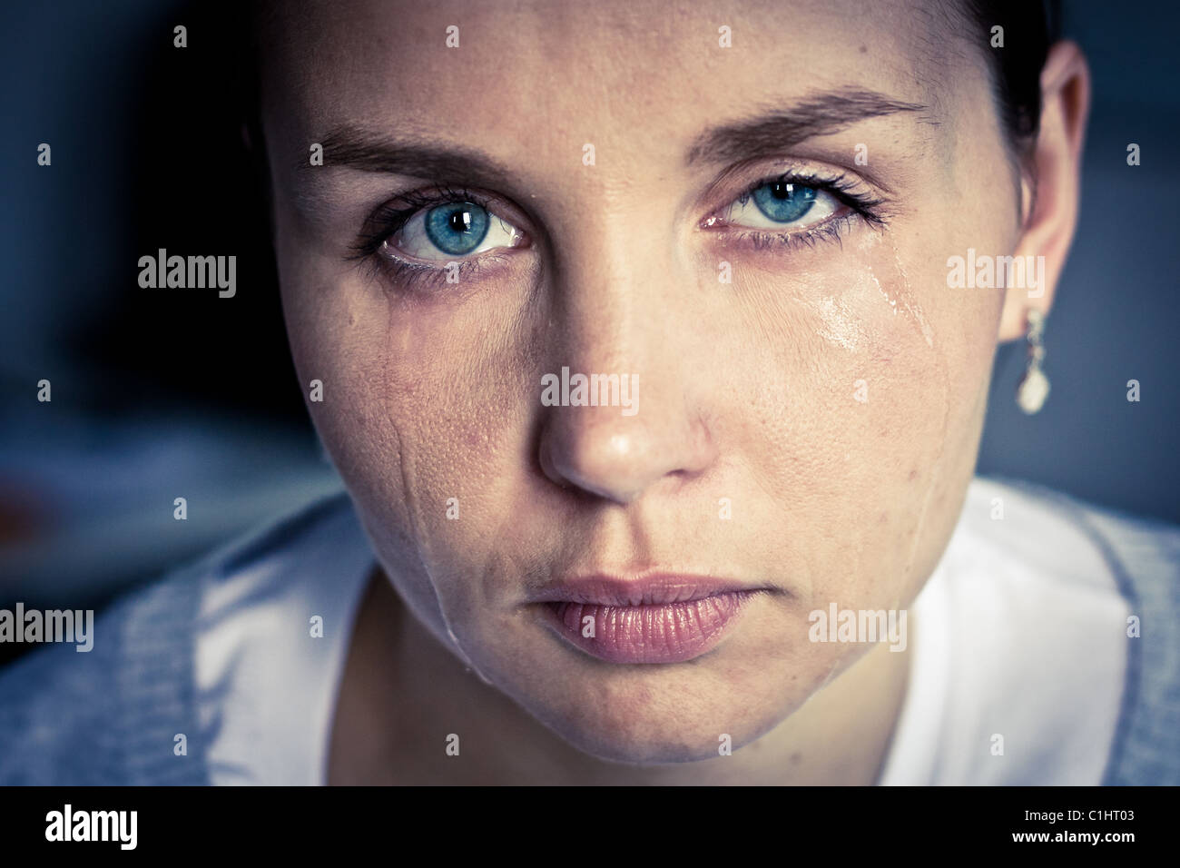 Violence women crying hi-res stock photography and images - Alamy