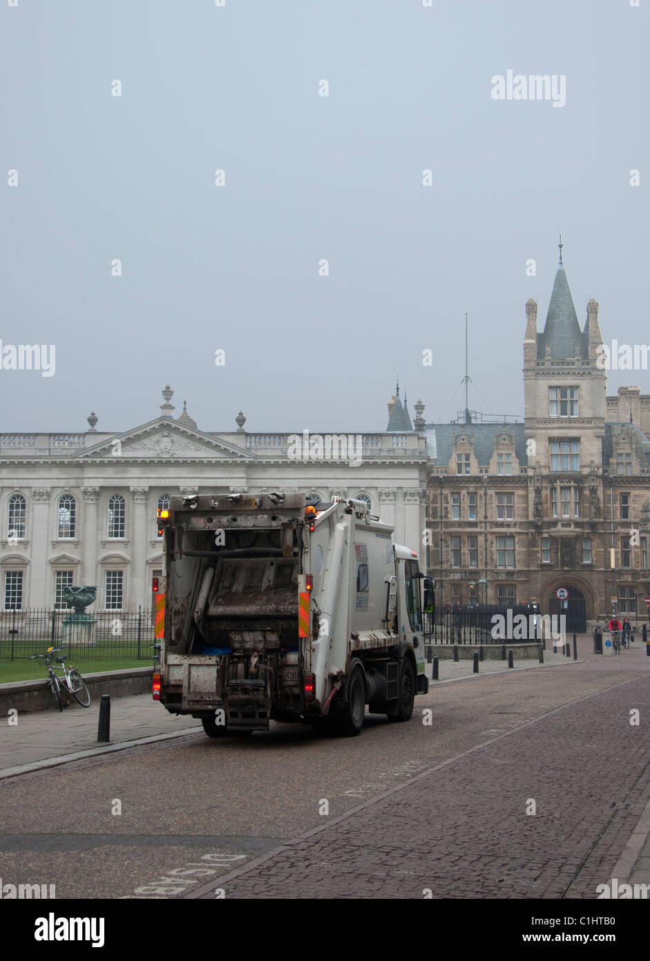 Dust bin lorry hi-res stock photography and images - Alamy