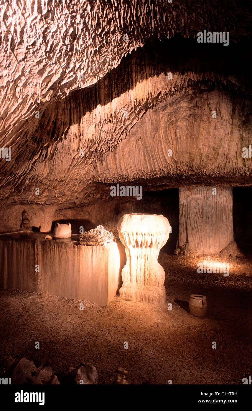 France, Loir et Cher, Troo, petrifying cave Stock Photo - Alamy