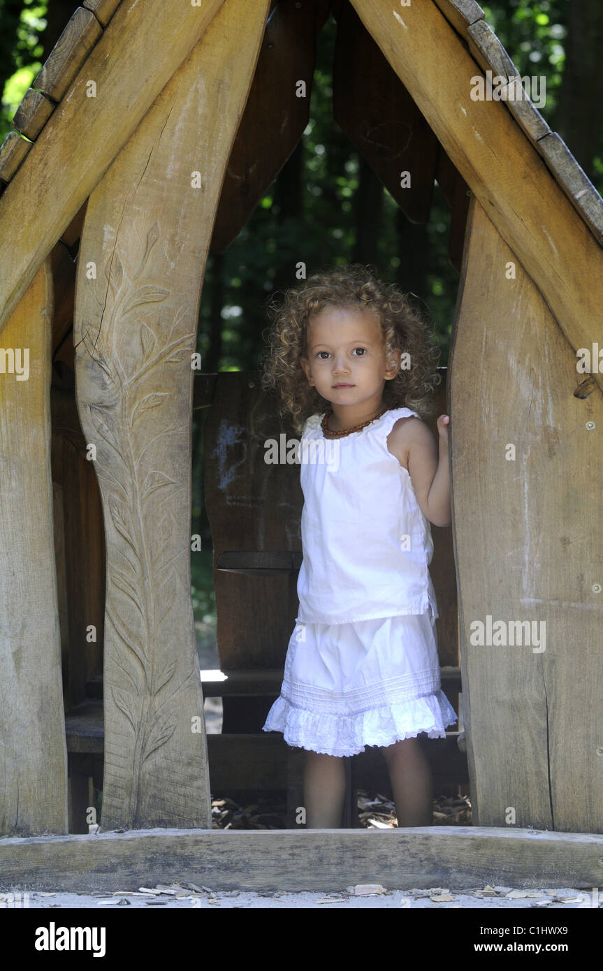 Girl standing in tree house Stock Photo - Alamy