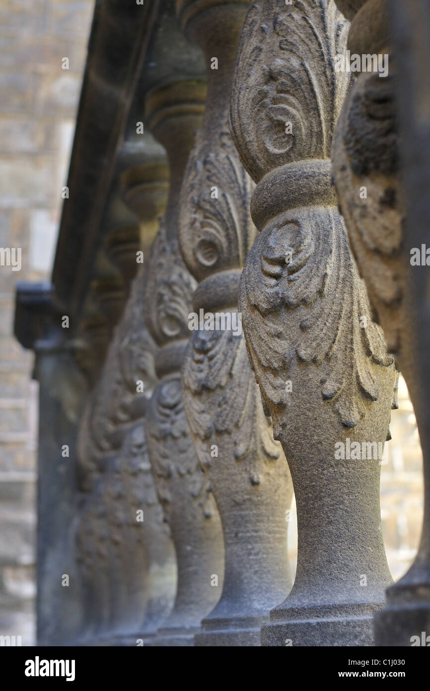 medieval row of pillars detail Stock Photo - Alamy