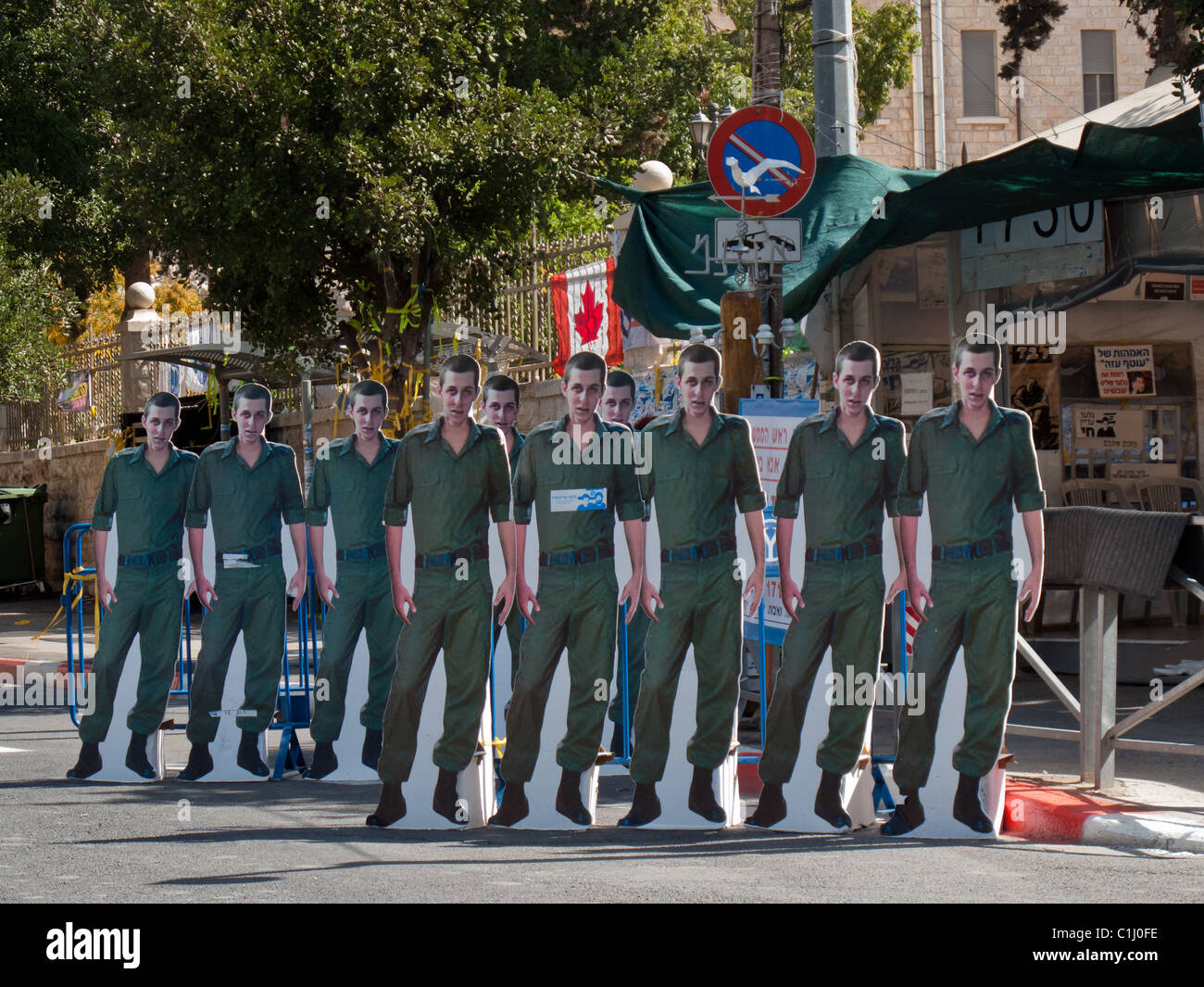 Shalit family protest tent - 1,730 Days of captivity for Gilad Shalit ...