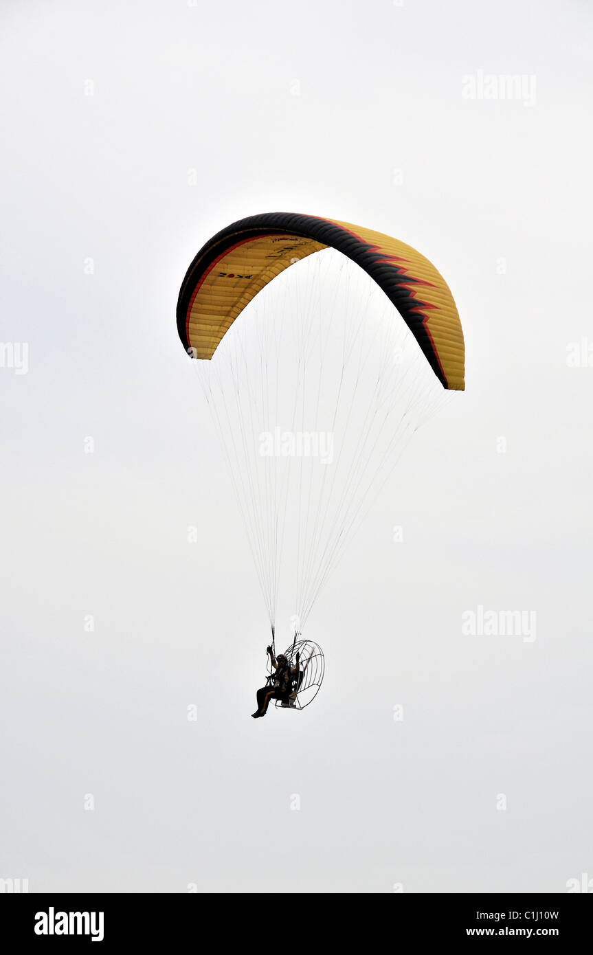 Motorised parachute hi-res stock photography and images - Alamy