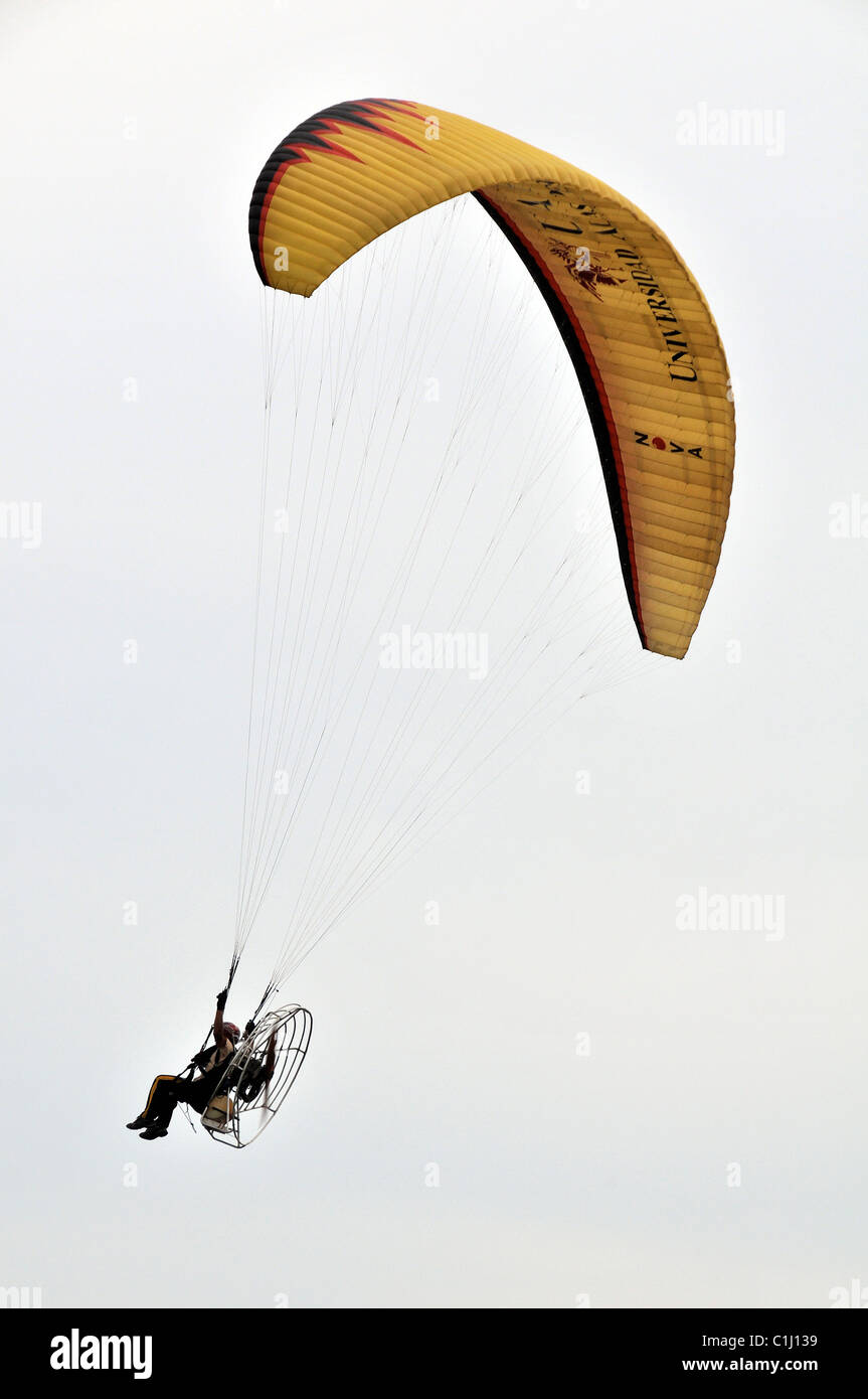 Motorised parachute hi-res stock photography and images - Alamy