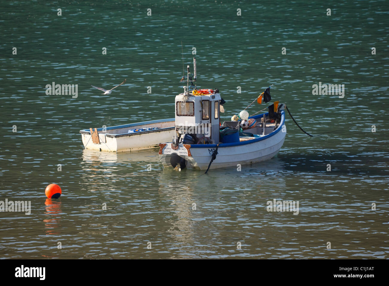 Fishing boats, Port Isaac harbour, Cornwall Stock Photo - Alamy