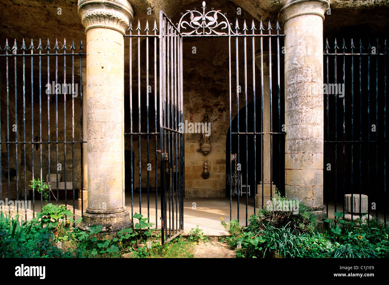 Troglodytic church hi-res stock photography and images - Alamy
