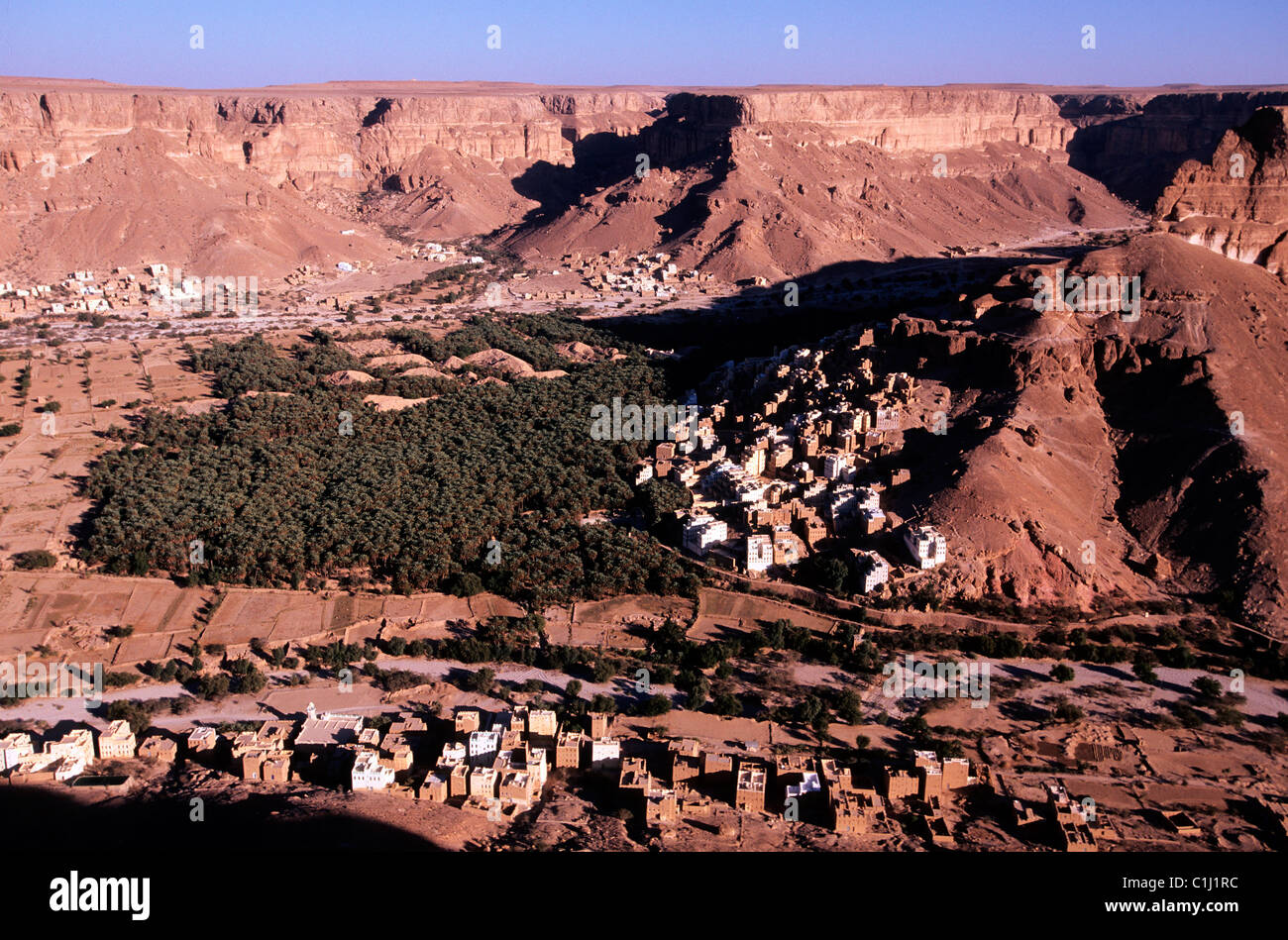 Yemen, Hadramout Province, Bada village in Wadi Do’An Stock Photo - Alamy