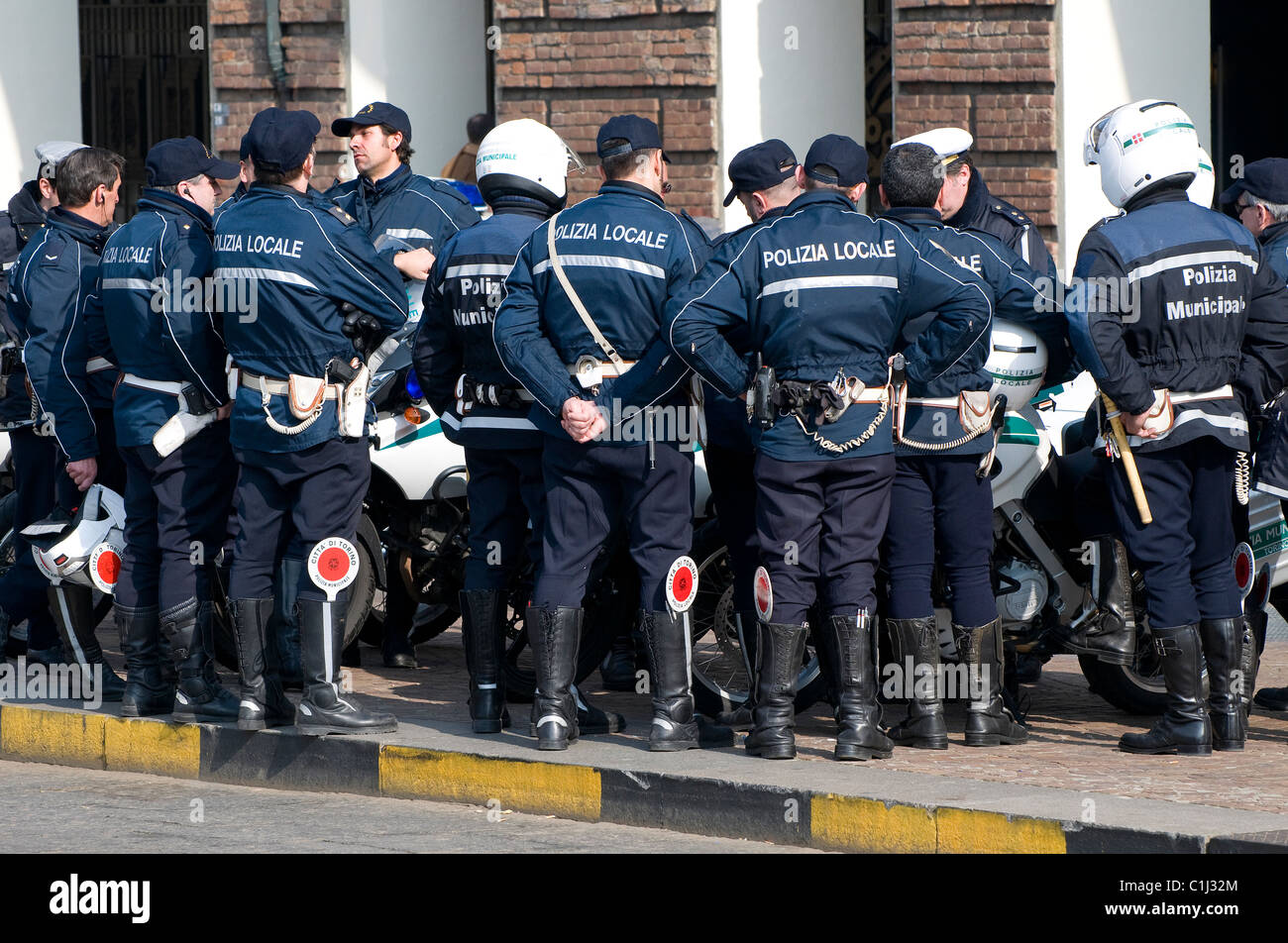 Group of italian police officers hi-res stock photography and images ...