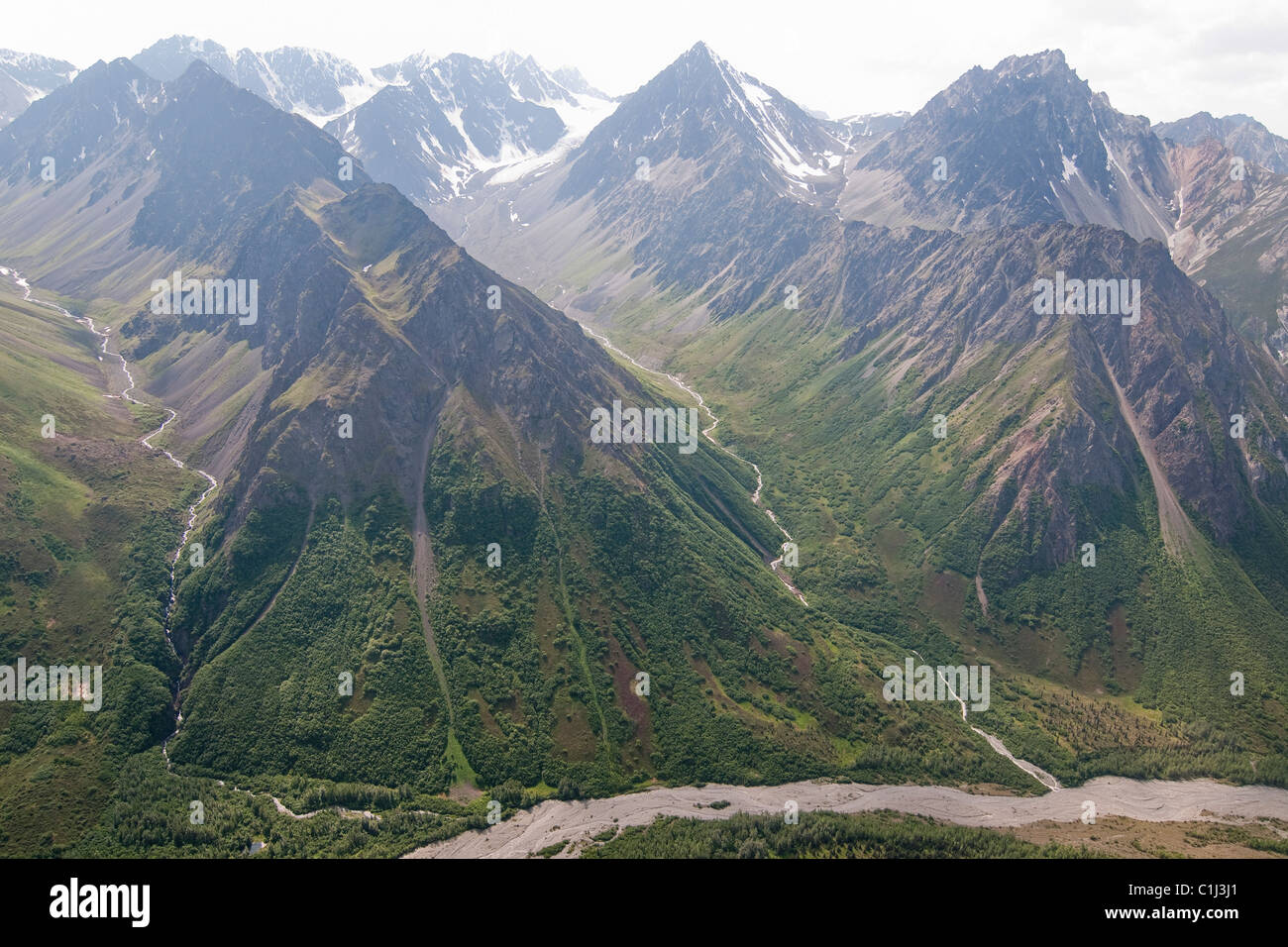 Aerial images of alaskan mountains hi-res stock photography and images ...