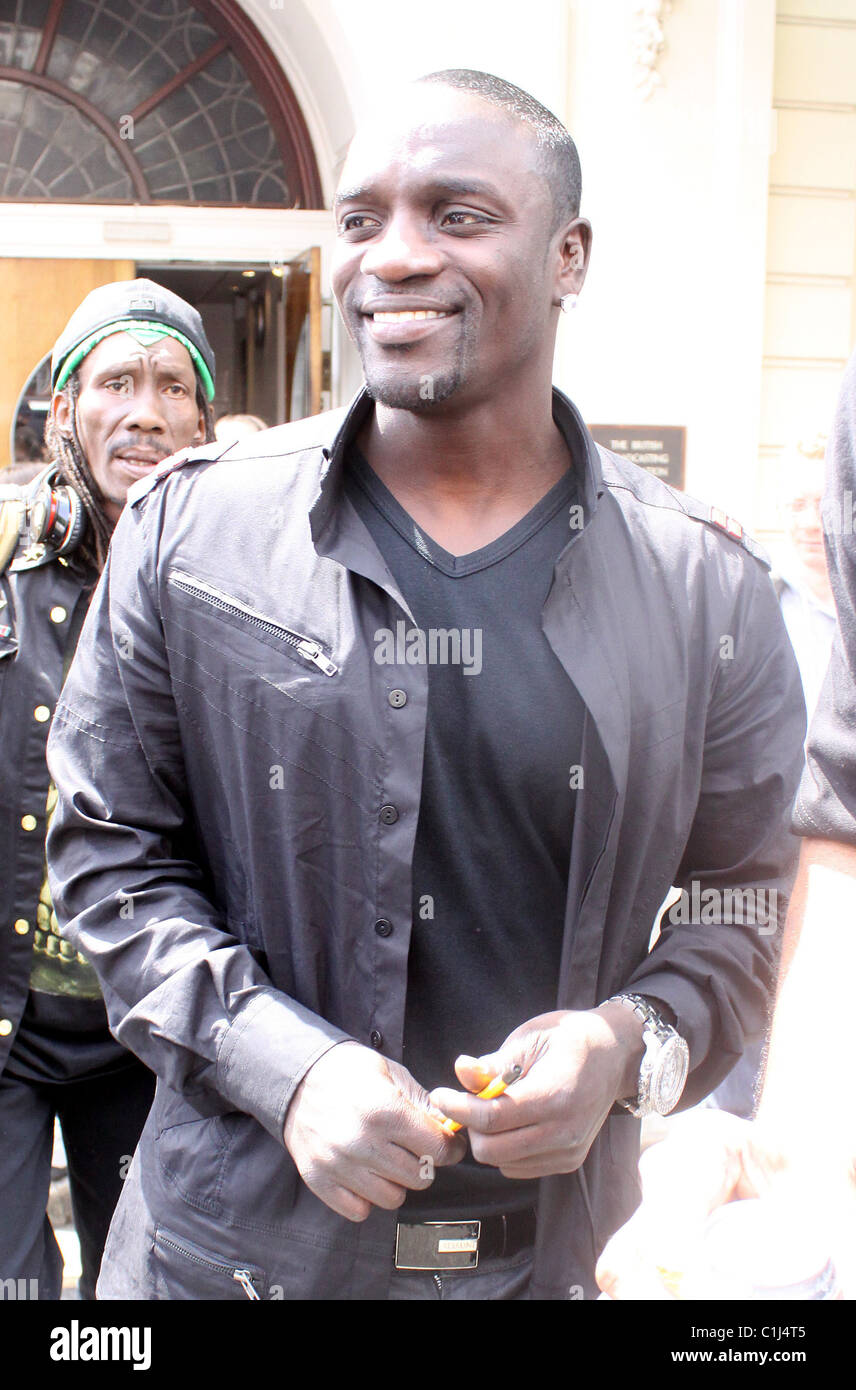 Akon leaving the BBC studios in Maida Vale after appearing on the Live ...