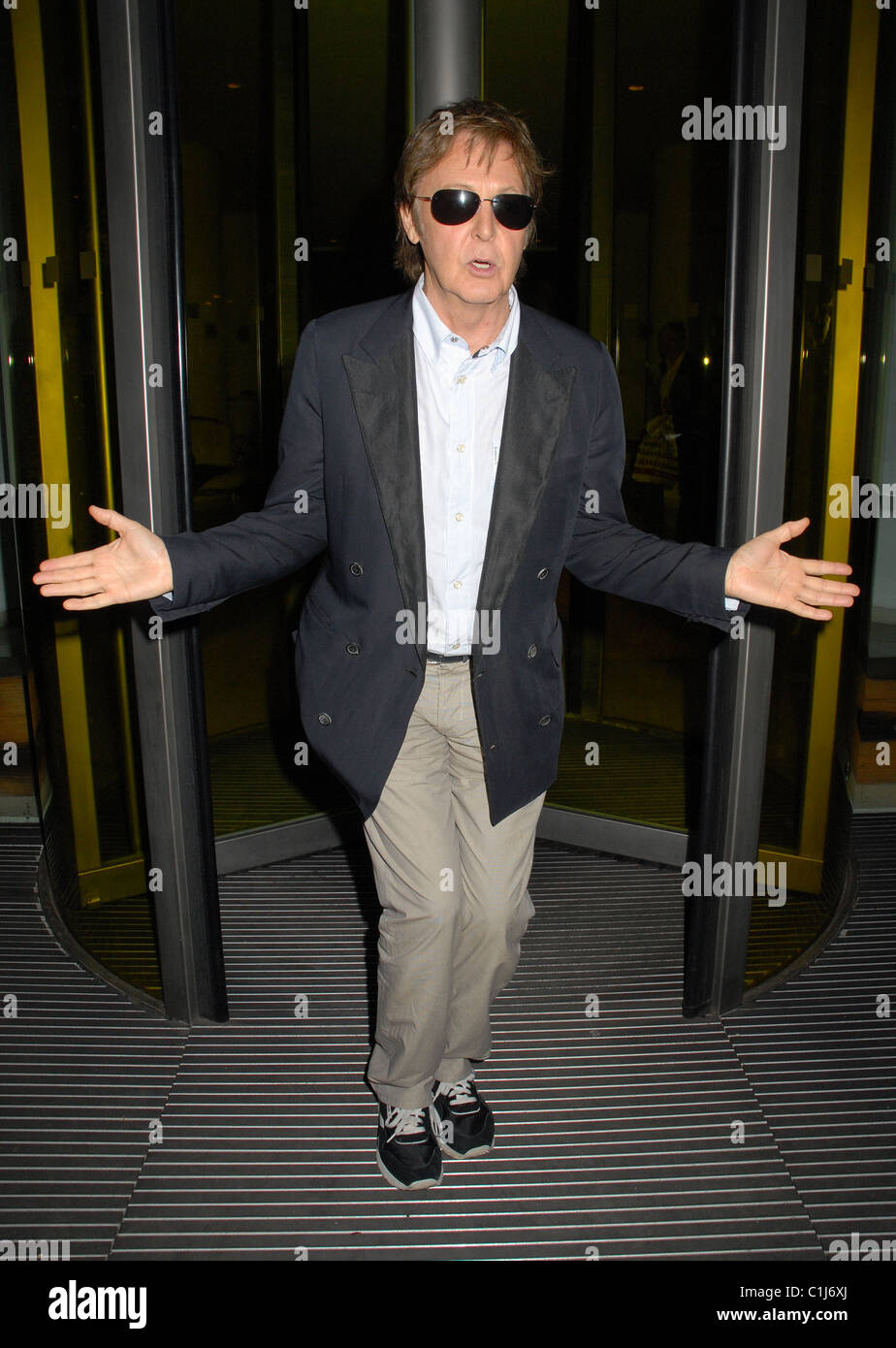 Paul simon paul mccartney hi-res stock photography and images - Alamy