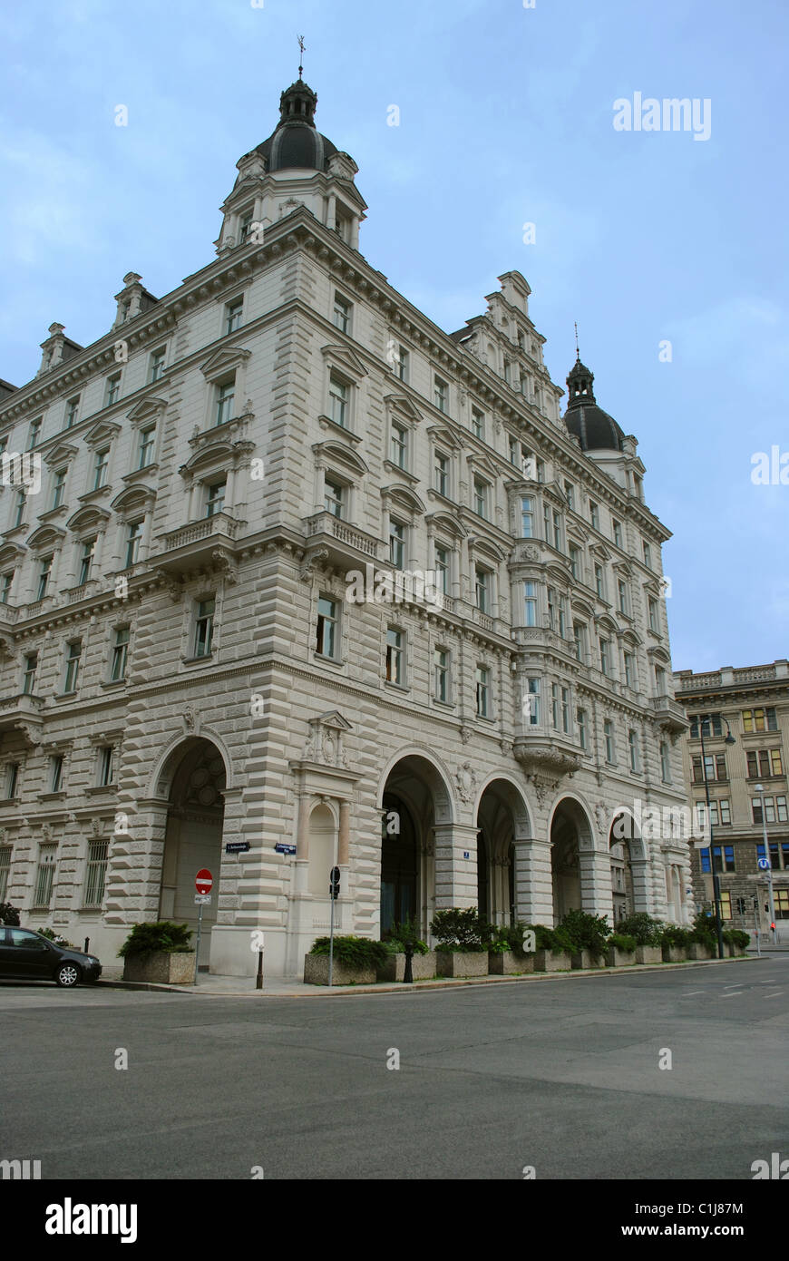 Heart of vienna hi-res stock photography and images - Alamy