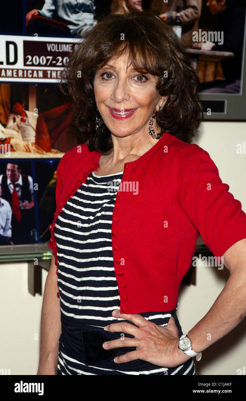 Andrea Martin Sctv
