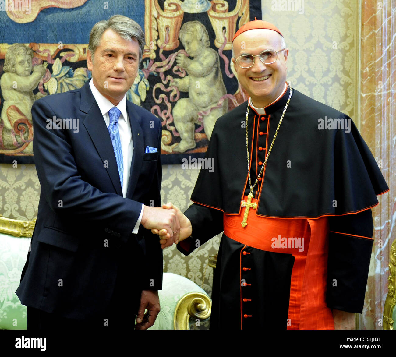 Victor Yushchenko and Cardinal Tarcisio Bertone President of Ukraine ...