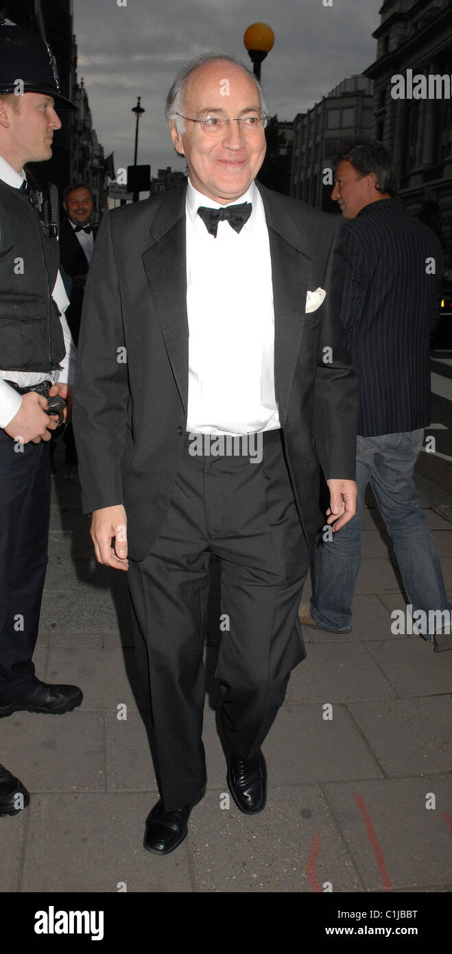Michael Howard arrives for a dinner at the Carlton Club. London ...