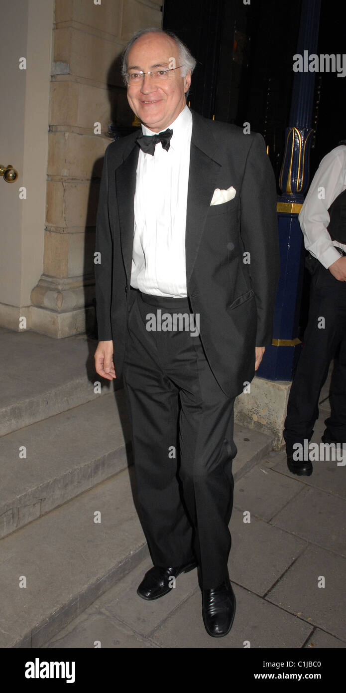 Michael Howard arrives for a dinner at the Carlton Club. London ...