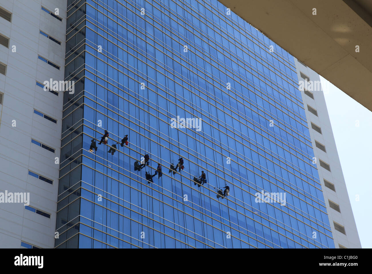 High rise cleaning hi-res stock photography and images - Alamy