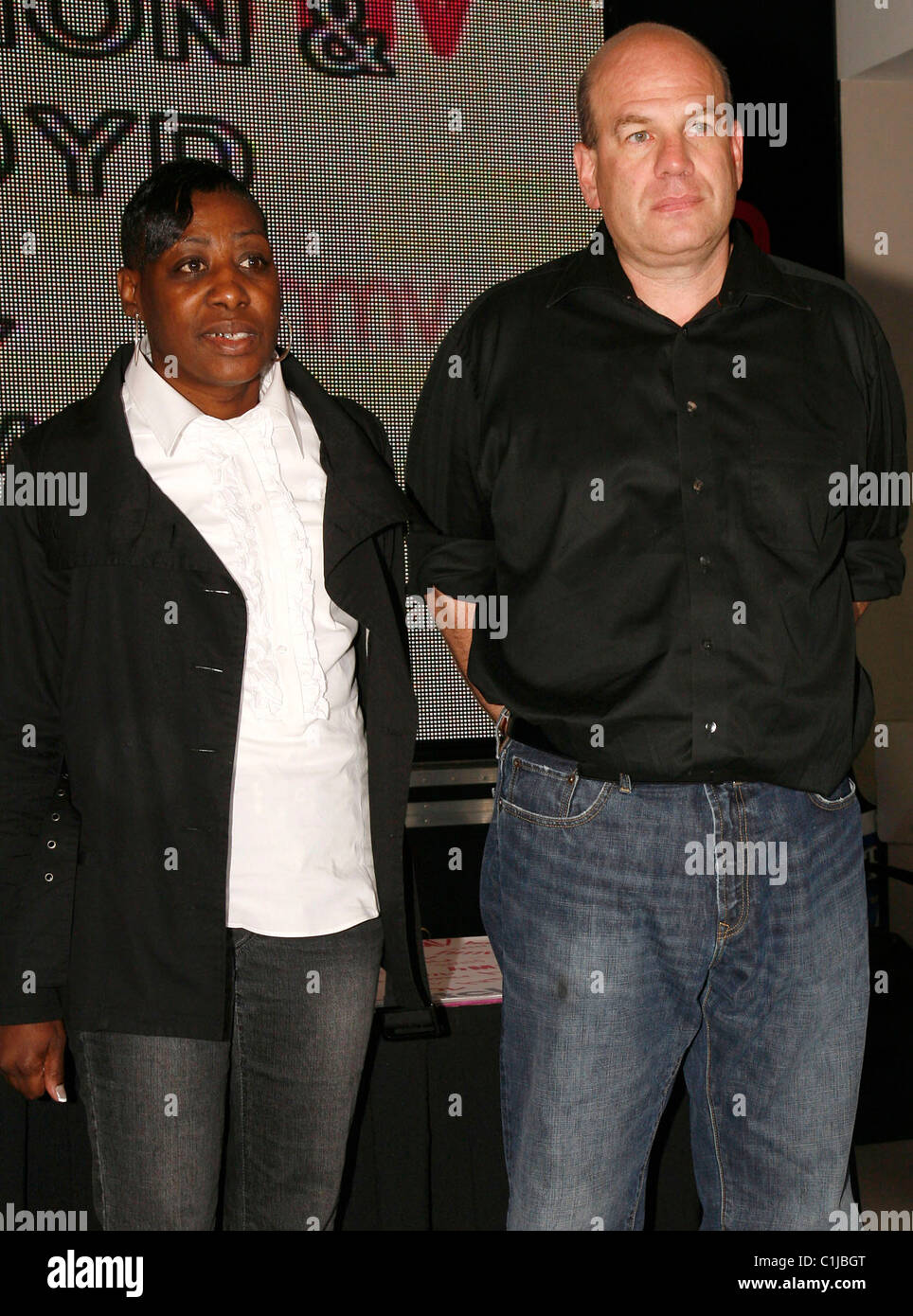David Simon and Fran Boyd signing copies of his book 'The Corner' at ...