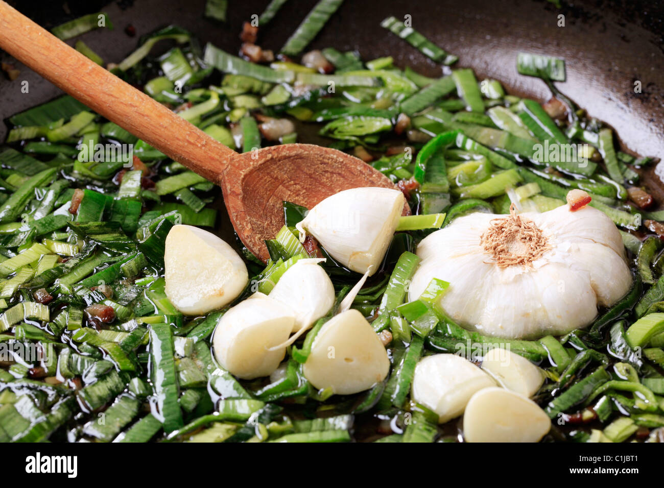 Chopped spring onion hi-res stock photography and images - Alamy