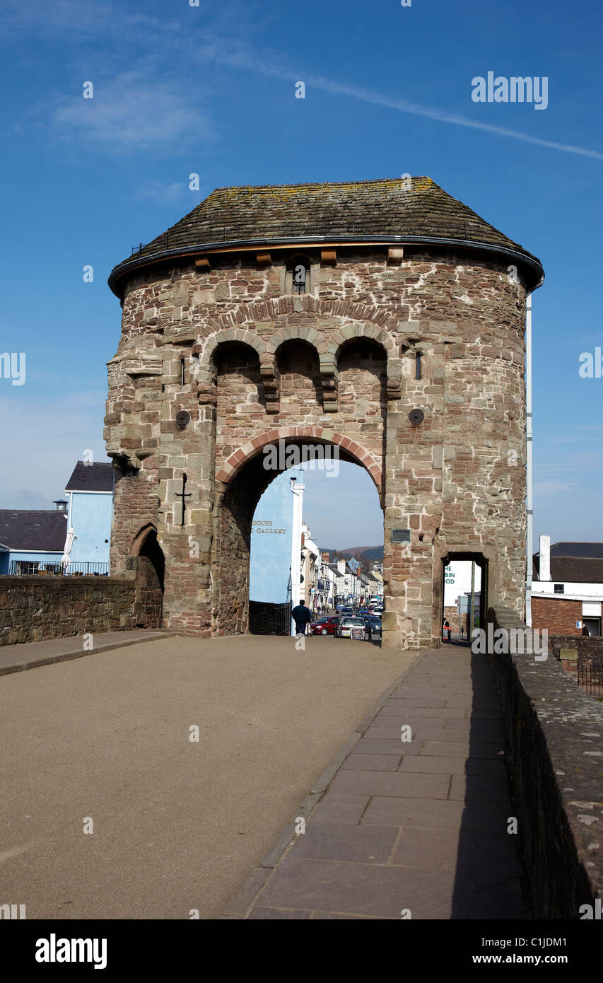 The Ancient Fortified Monnow Bridge over the river Monnow, Monmouth ...