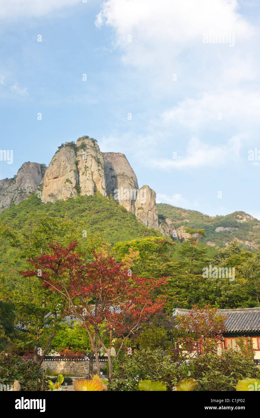 Juwang Mountain (Juwangsan) and Daejeon temple buildings (vertical ...