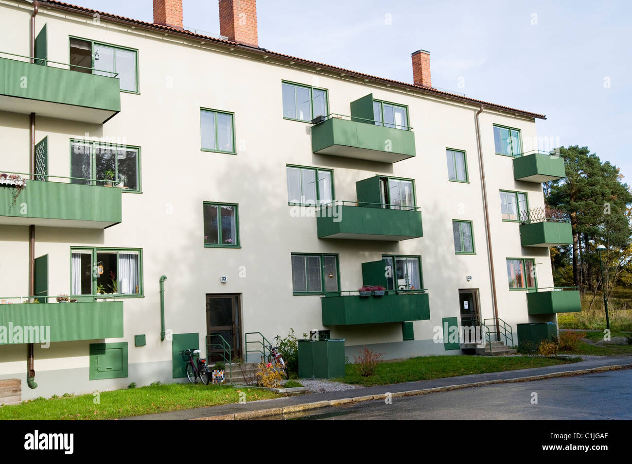 Mansion, apartments, suburbs, buildings Stock Photo - Alamy