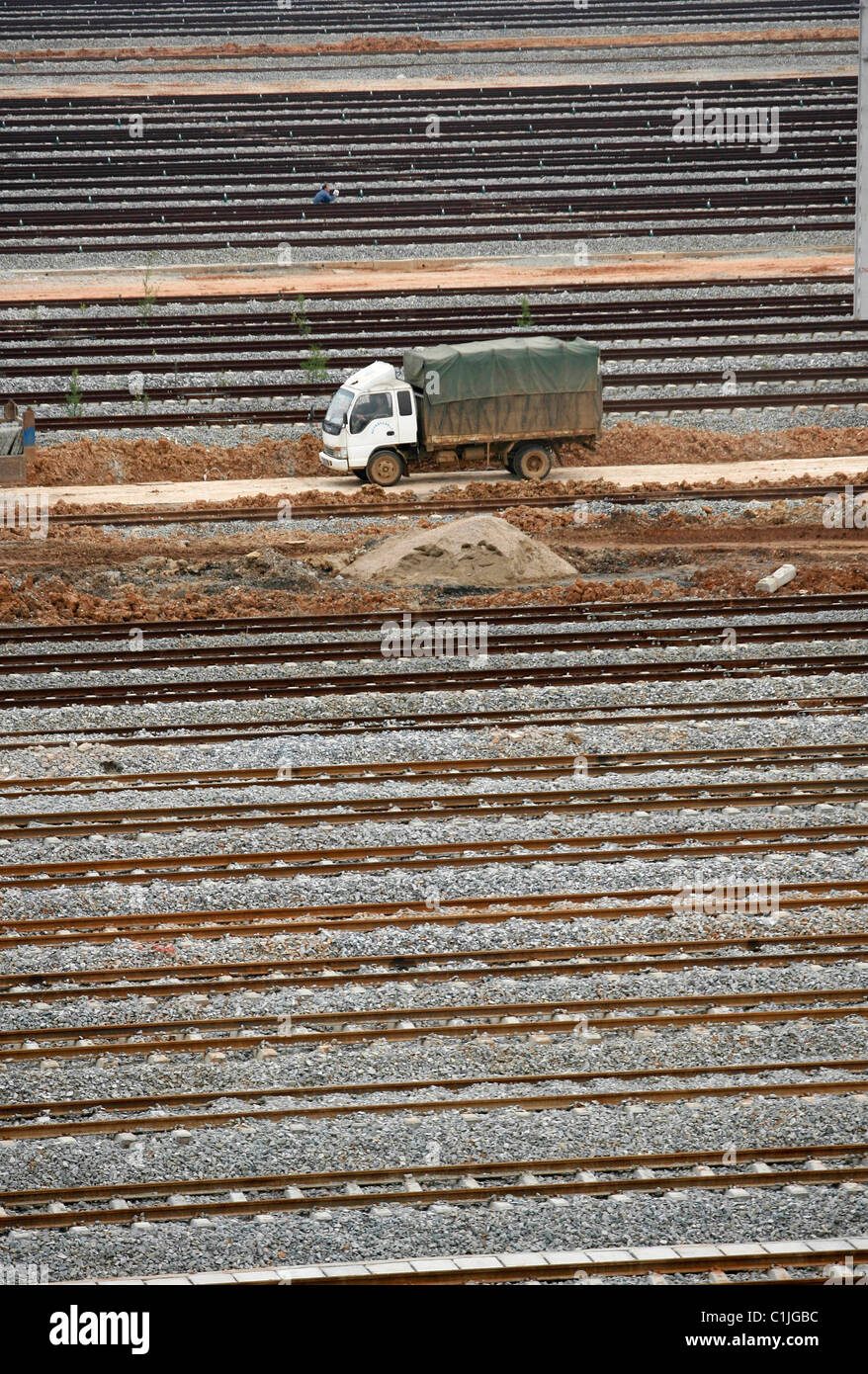 Chinese Supertrain Workers on China's new super high speed rail link ...