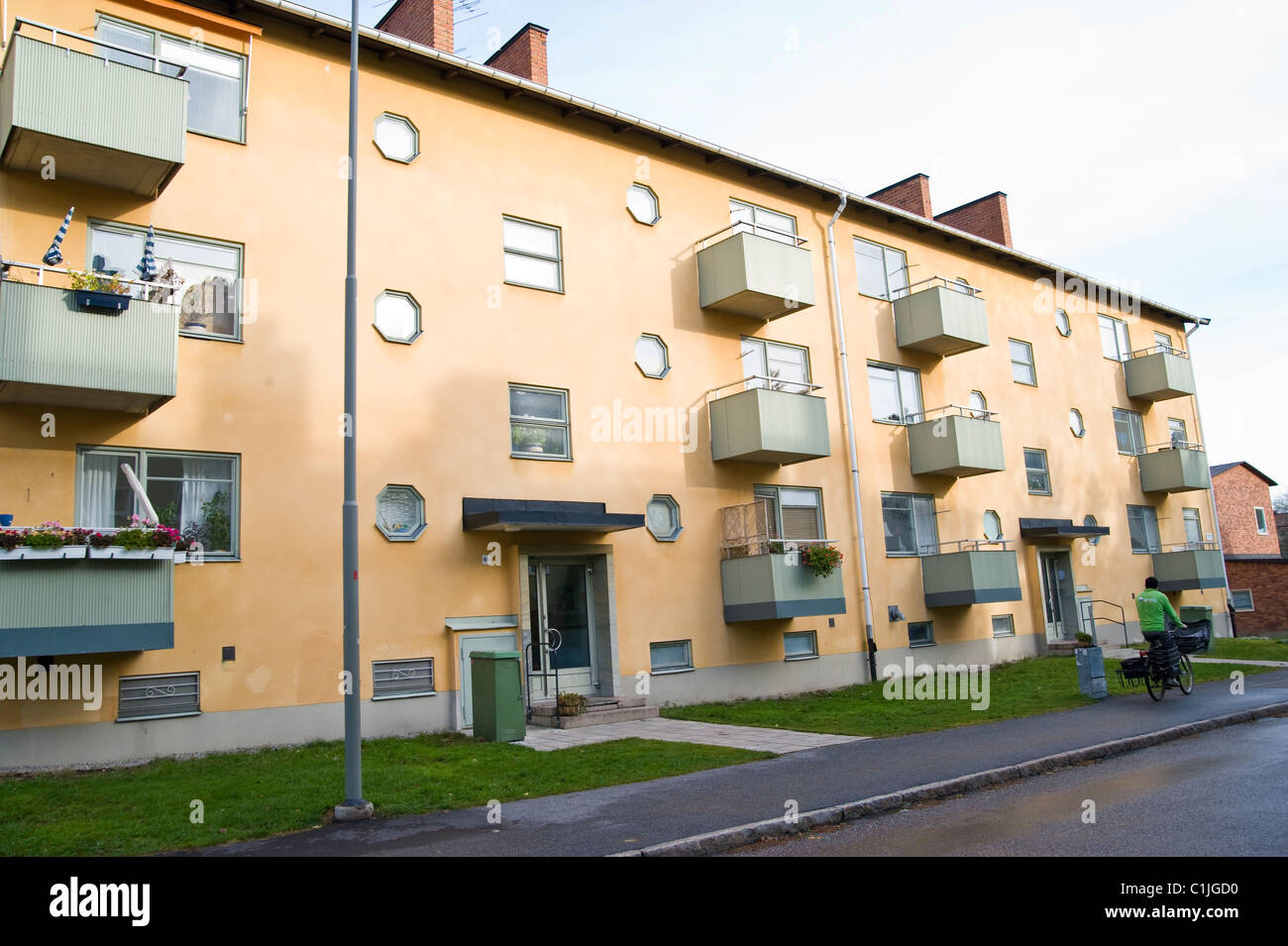 Mansion, apartments, suburbs, buildings Stock Photo - Alamy