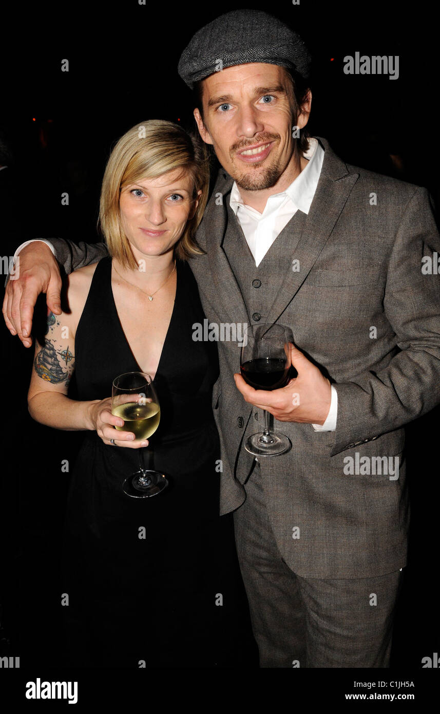 Ryan Shawhughes Hawke And Wife Welcome Daughter