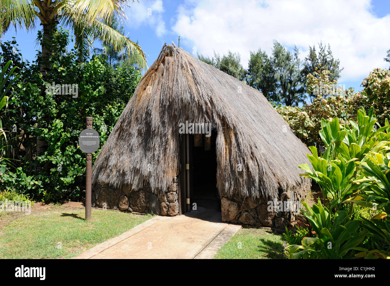 Polynesian house hi-res stock photography and images - Alamy