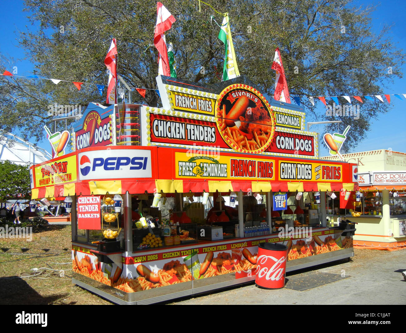 Amusement park food stand hi-res stock photography and images - Alamy