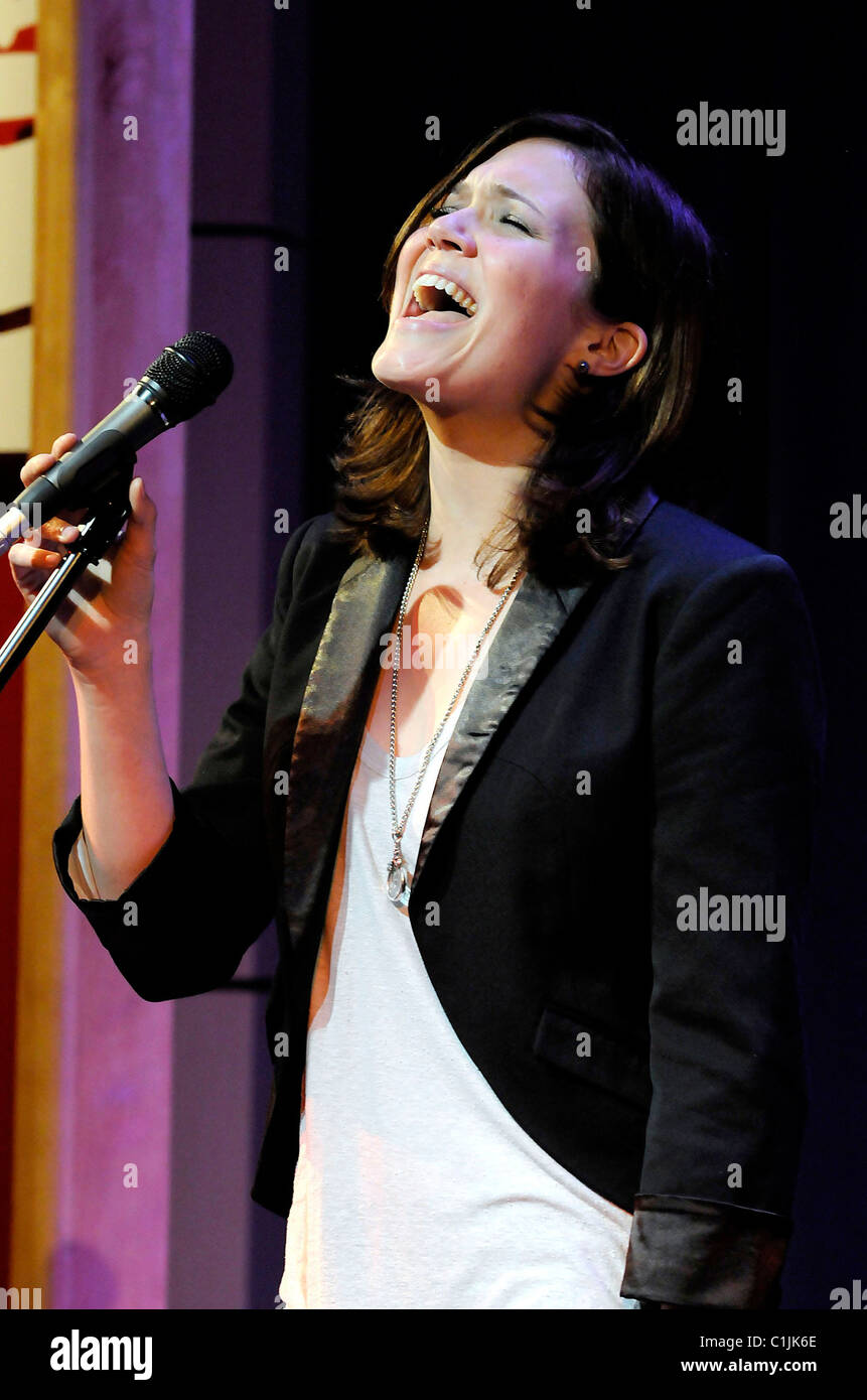 Mandy moore album hi-res stock photography and images - Alamy