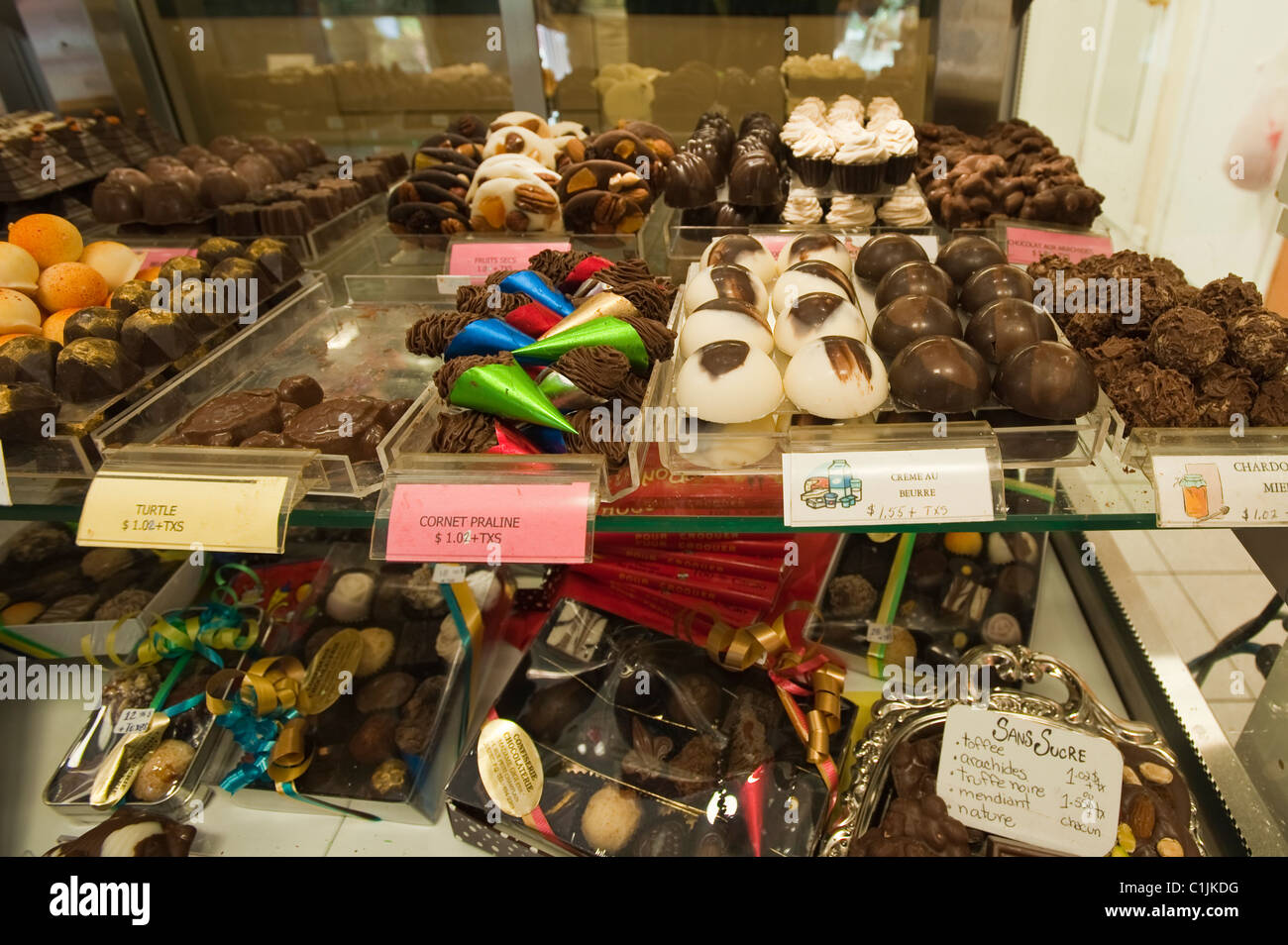 Old sweet shop counter hi-res stock photography and images - Alamy