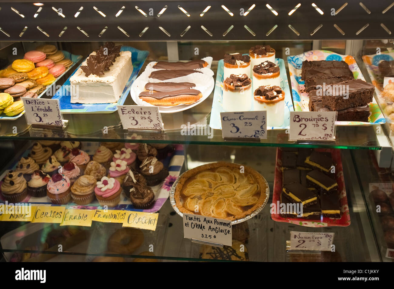 Quebec City, Quebec, Canada. Sweets shop Old City Stock Photo - Alamy