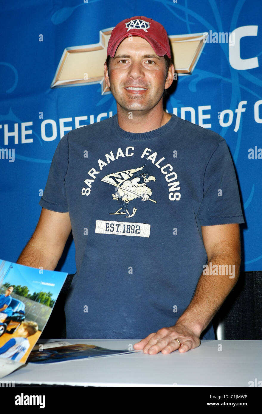 Rodney Atkins meets his fans and signs autographs during the 2009 CMA ...
