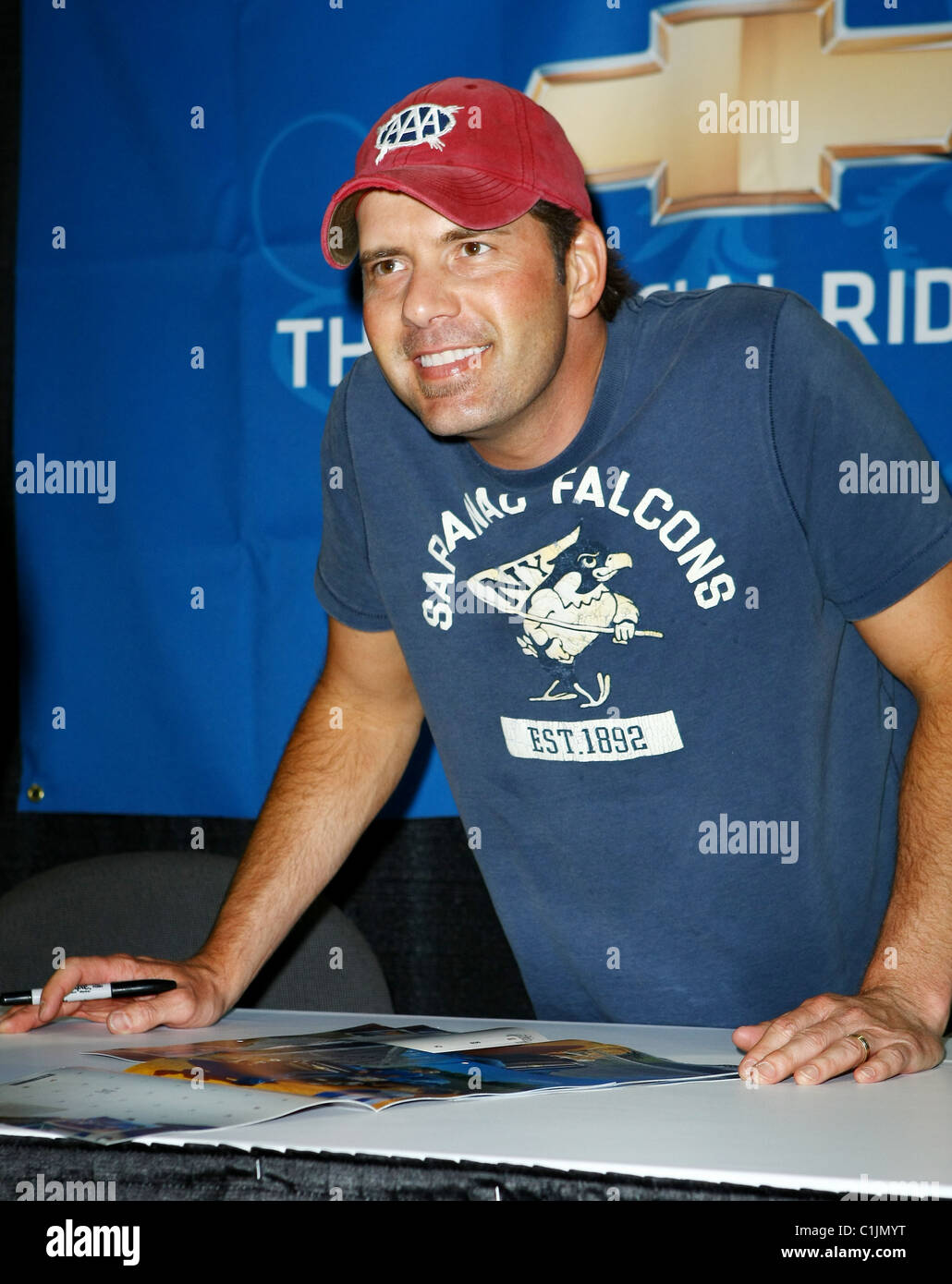 Rodney Atkins meets his fans and signs autographs during the 2009 CMA ...