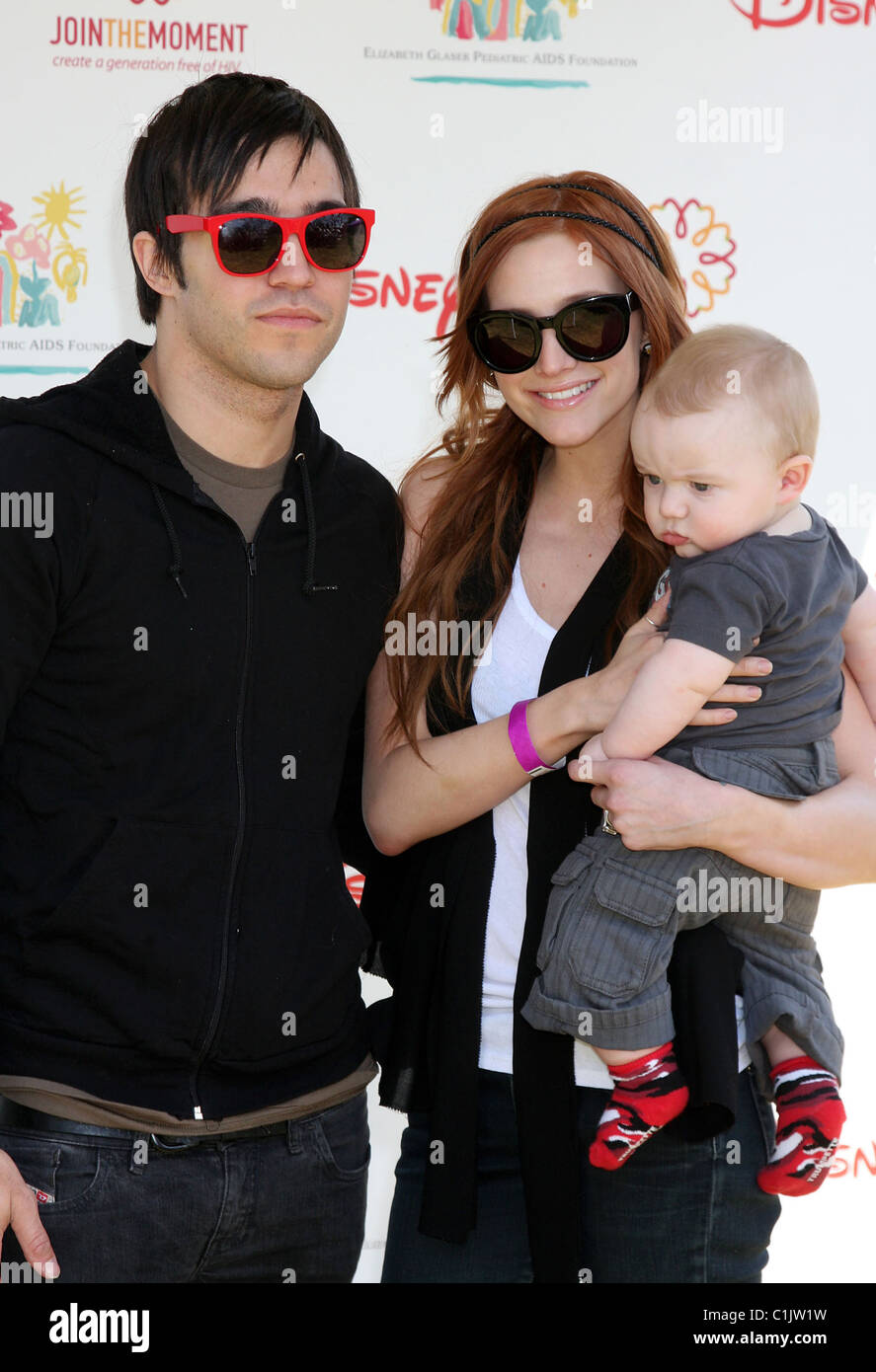 Pete Wentz, Ashlee Simpson Wentz with their son Bronx Mowgli Wentz ...