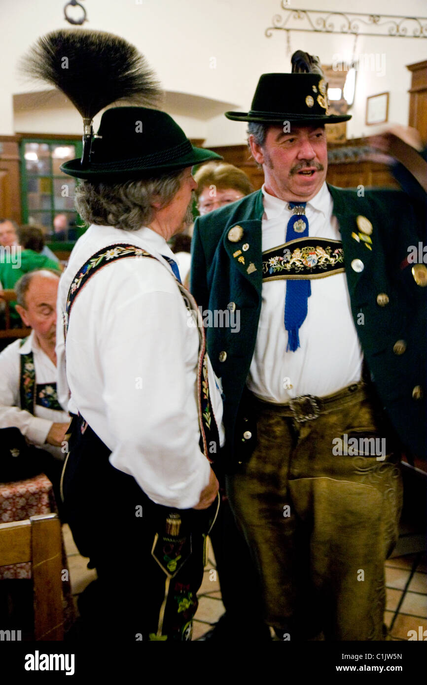 Man wearing traditional german hat hi-res stock photography and images ...