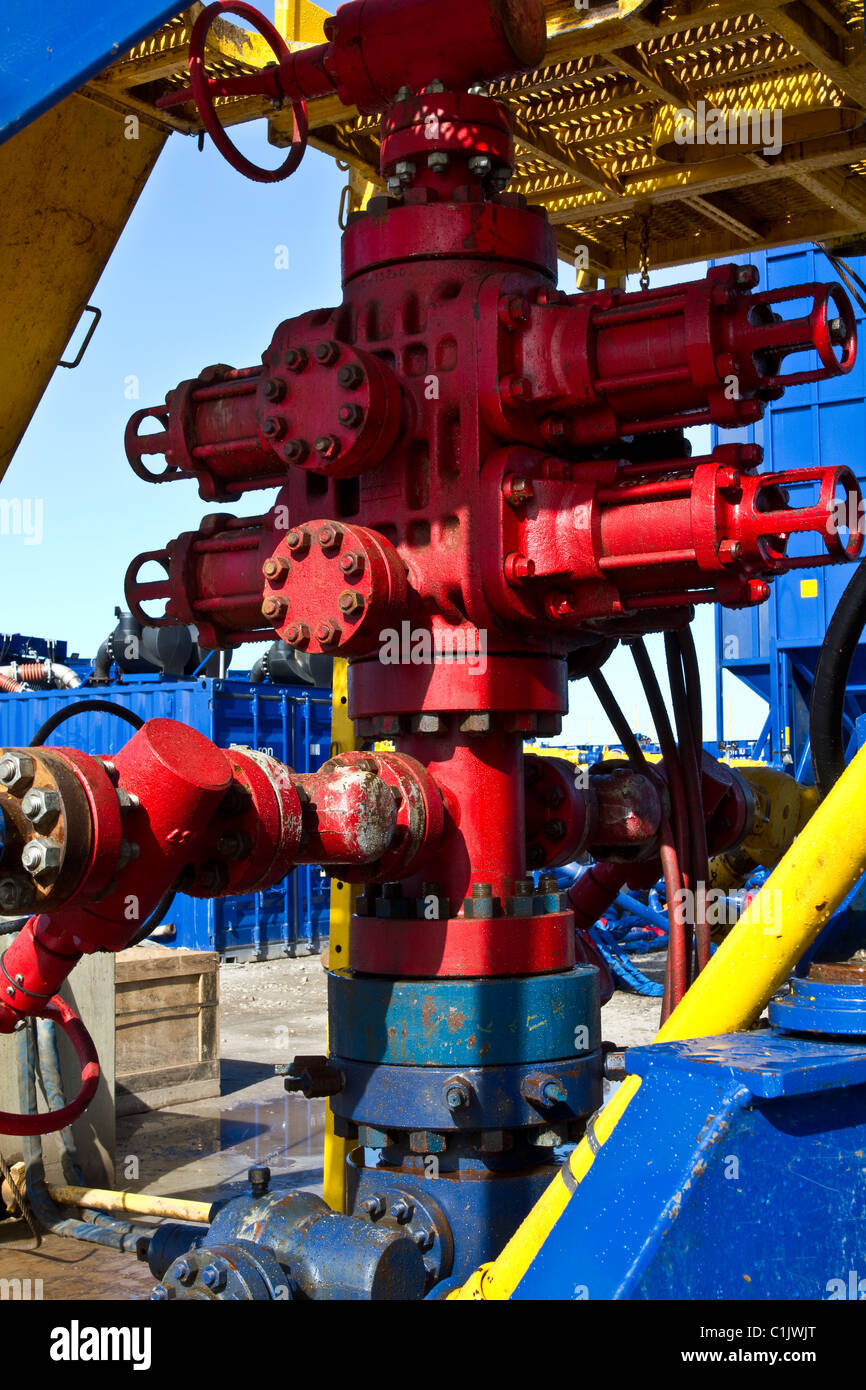 Oil rig blowout stack hi-res stock photography and images - Alamy