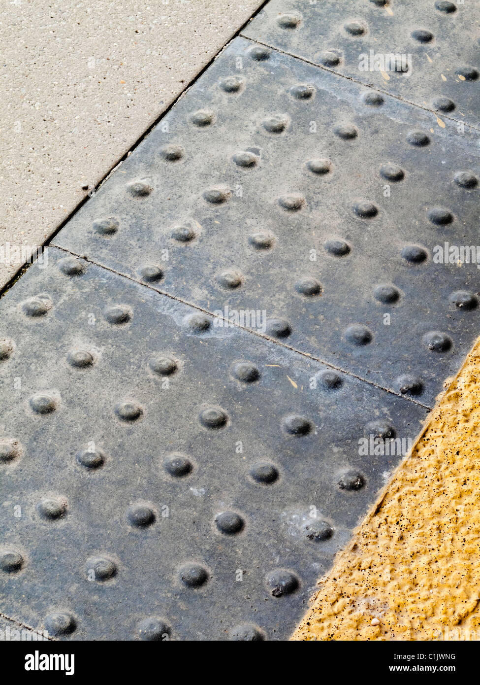 Tactile platform edge hi-res stock photography and images - Alamy